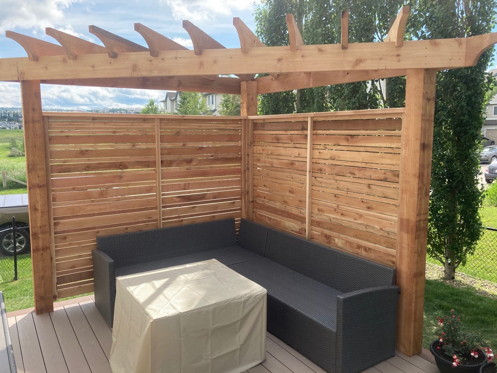 Busy Beaver Construction - Calgary Custom Decks & Living Spaces