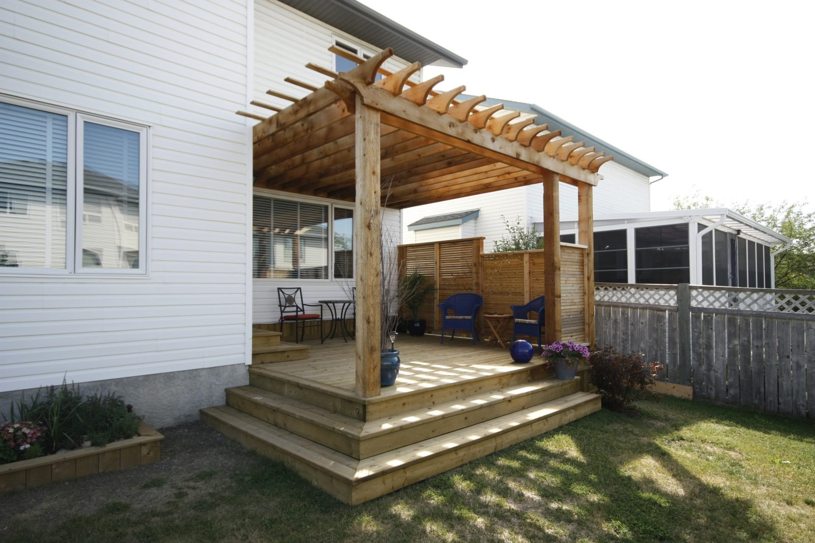 Busy Beaver Construction - Calgary Custom Decks & Living Spaces